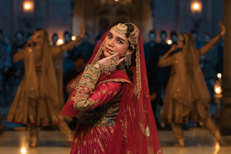 4 Most mesmerising looks of Bibojaan Aka Aditi Rao Hydari - Matlabi News
